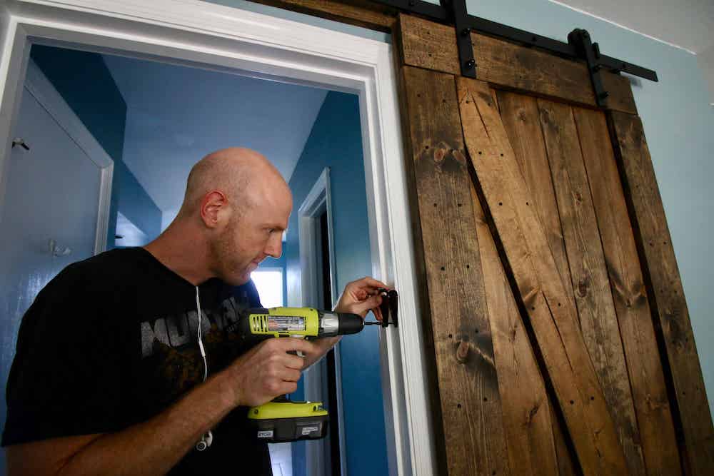 Exterior Barn Door Lock with Key: Door Hardware Guide